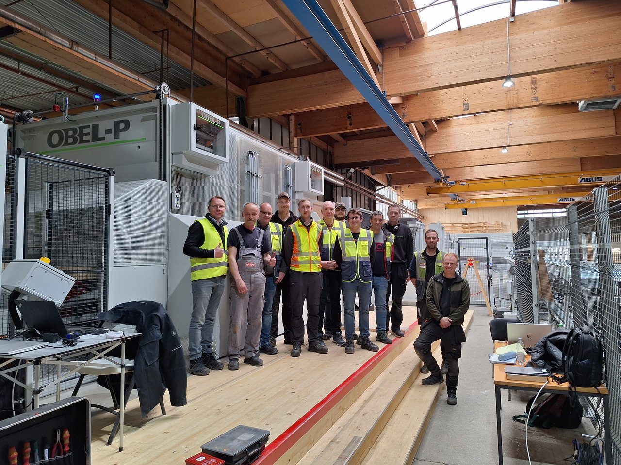 Fully automatic high-frequency press for glulam in operation - MM Holz